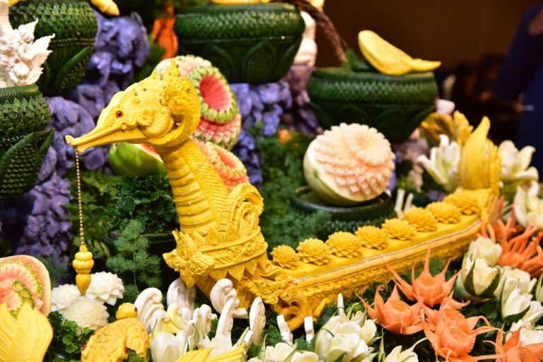 RMUTT students won a Royal trophy in the 21st Fruit and Vegetable ...