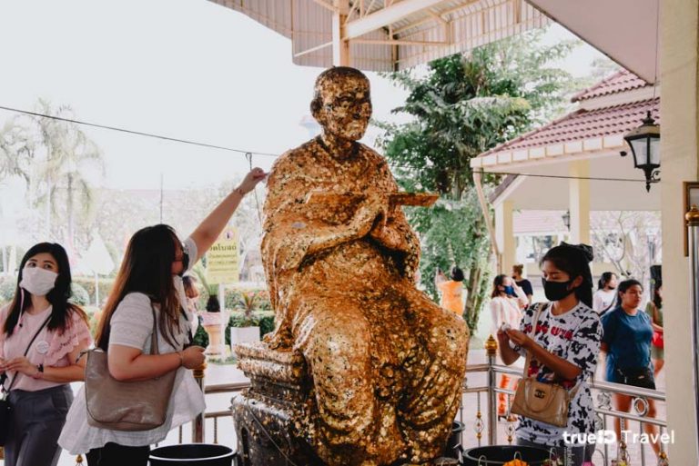 Tourist attraction in Pathum Thani Province: ‘Wat Bot’ – Rajamangala ...
